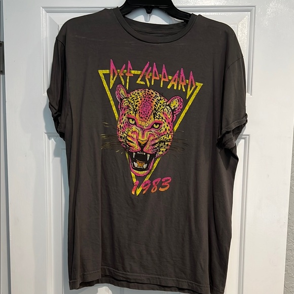 Tops | Def Leppard Graphic Tshirt | Poshmark